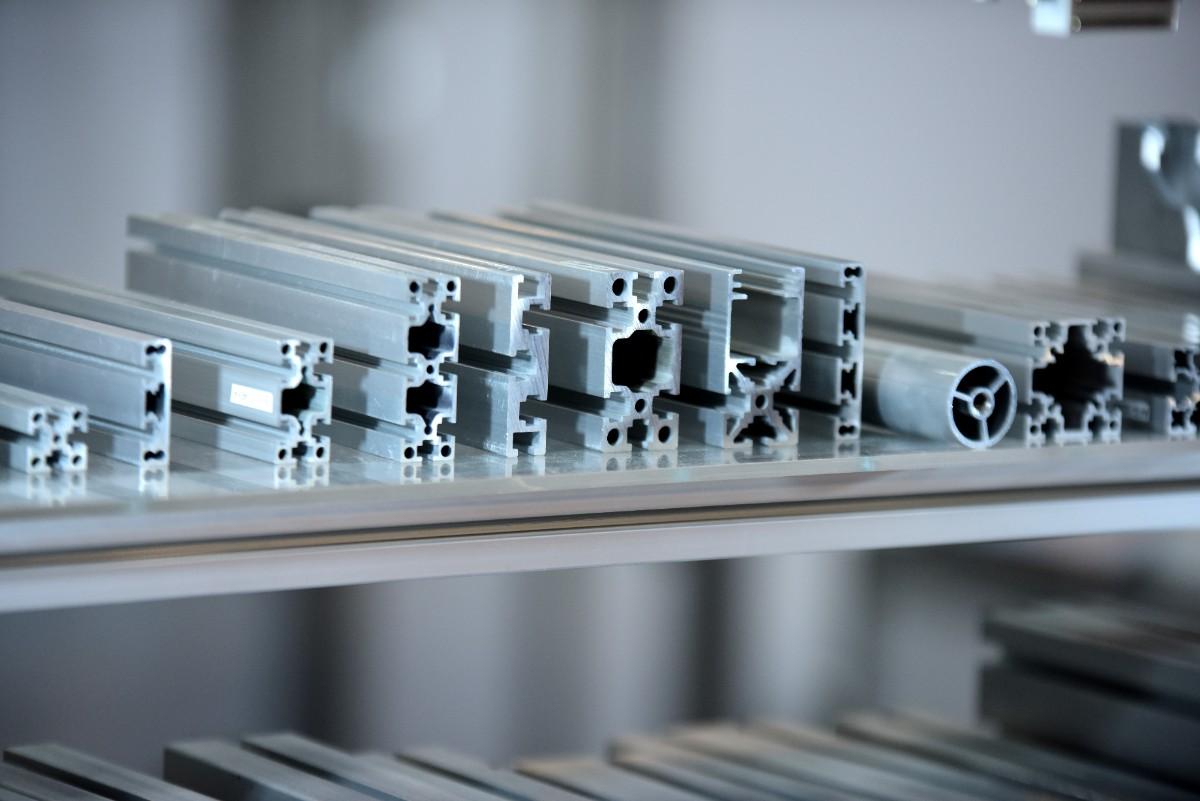 Custom Aluminum Extrusions: Design Tips & Considerations - ApexRapid